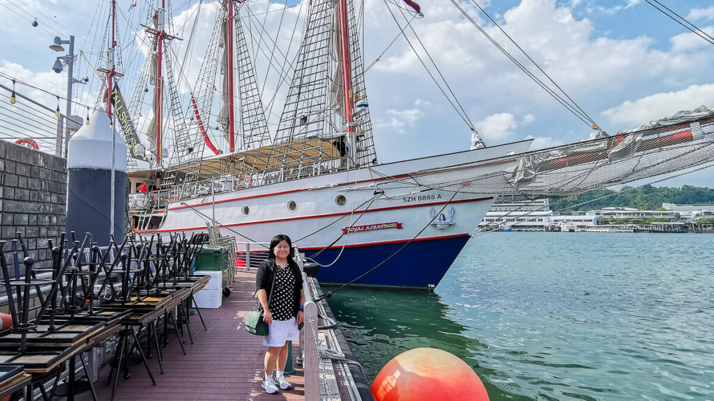 Royal Albatross Sunset Dinner on a Dog-Friendly Cruise