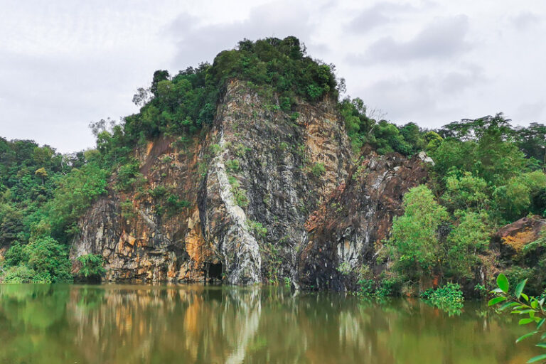 Guide to Visiting Little Guilin in Singapore (Bukit Batok Town Park)