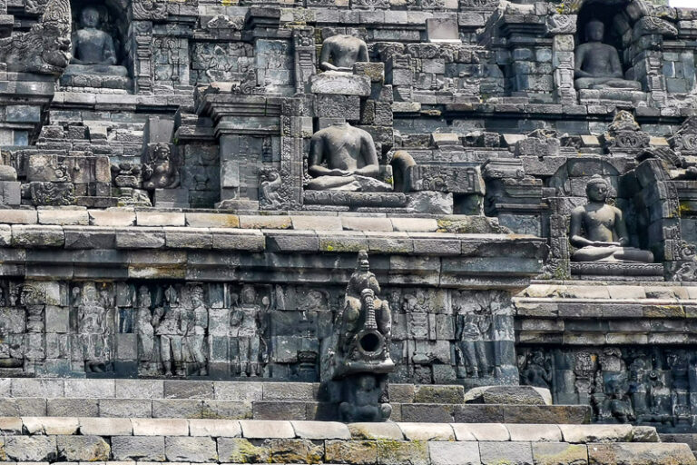 Guide to Visiting Borobudur Temple - Largest Buddhist Temple in Indonesia Guide to Visiting Borobudur Temple - Largest Buddhist Temple in Indonesia