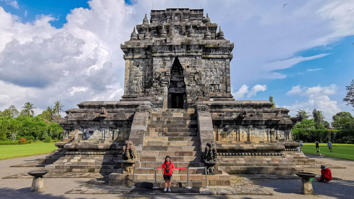 Guide to Visiting Mendut Temple - Buddhist Temple and Monastery 10-min ...