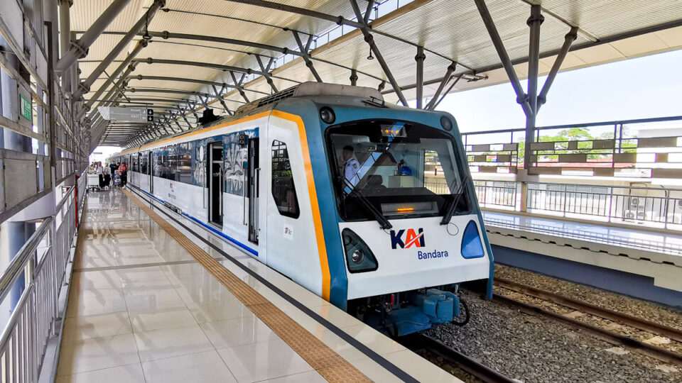 Bangkok Airport Rail Link: How to Travel from Suvarnabhumi Airport to ...